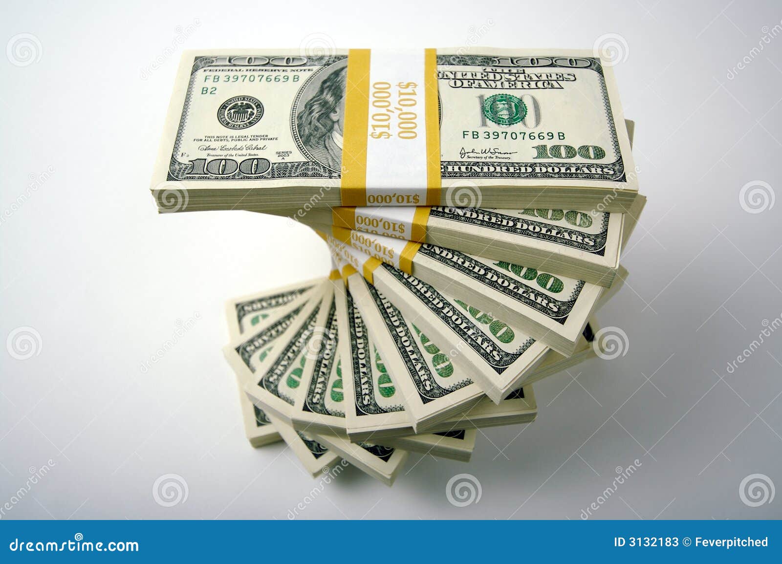 Stapel Van De Rekeningen Van Honderd Dollars Stock Afbeelding - Image ...