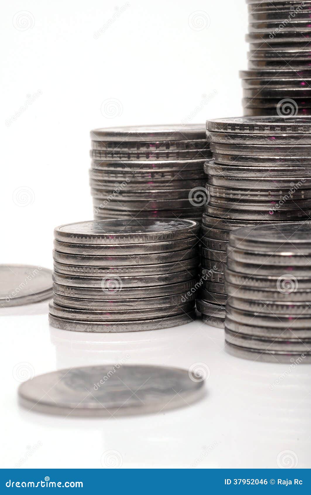 Stapel van geld stock foto. Image of saldo, financiën - 37952046