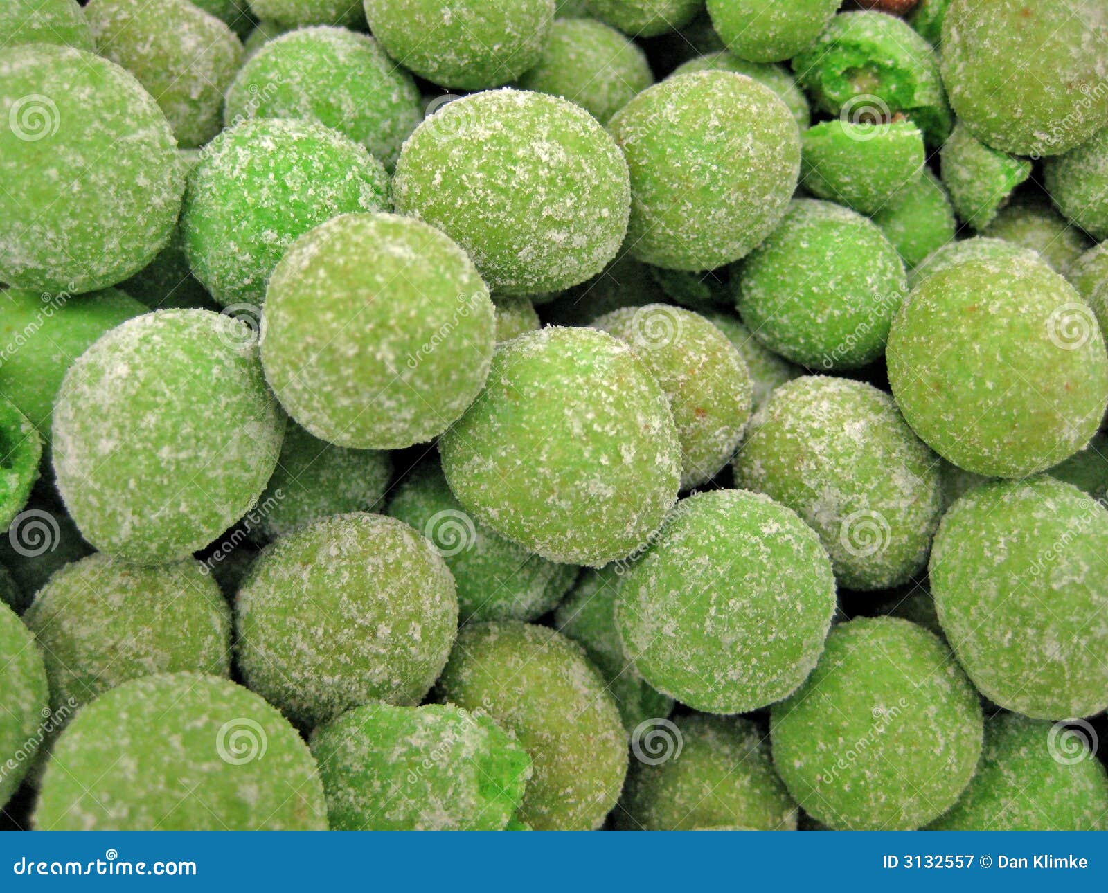 Stapel van groene noten stock afbeelding. Image of noten - 3132557