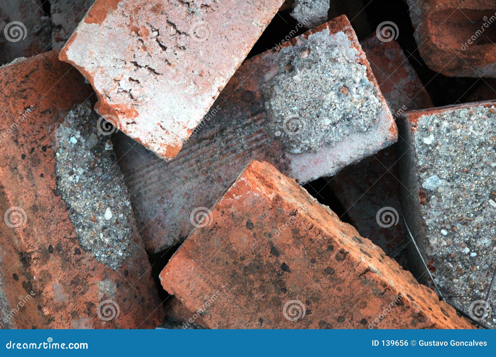 Stapel Van Oude Rode Bakstenen Stock Foto - Image of klei, bakstenen ...