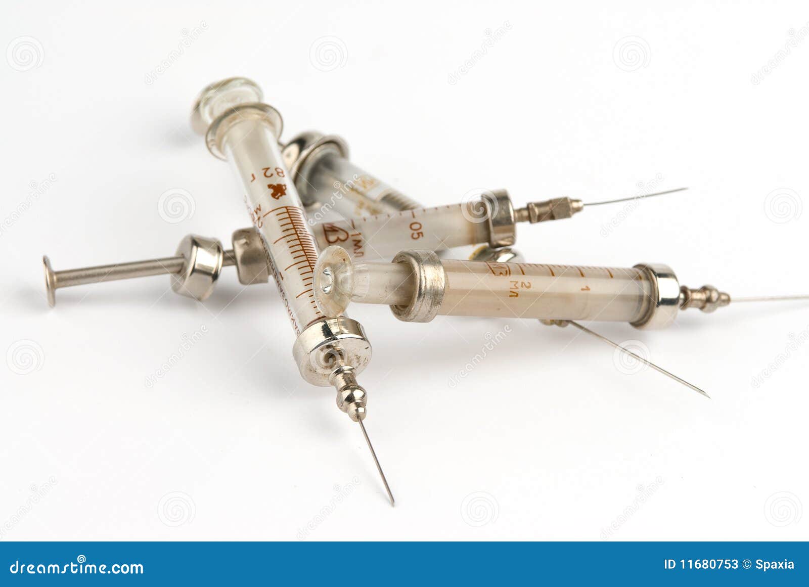 Stapel van oude spuiten stock afbeelding. Image of spuit - 11680753