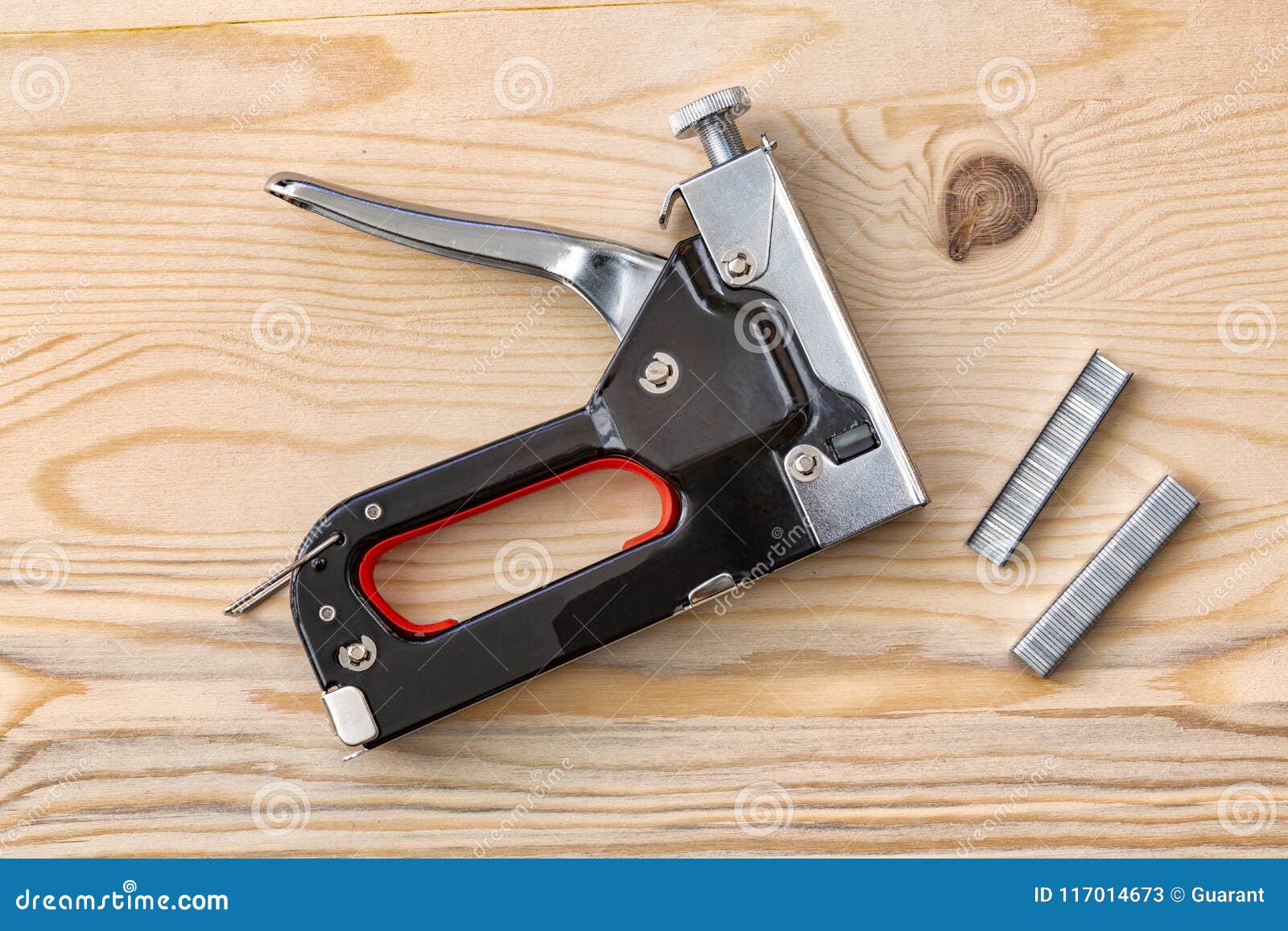 Stapler And Staples. Stapler And Staples On White Background. Object ...
