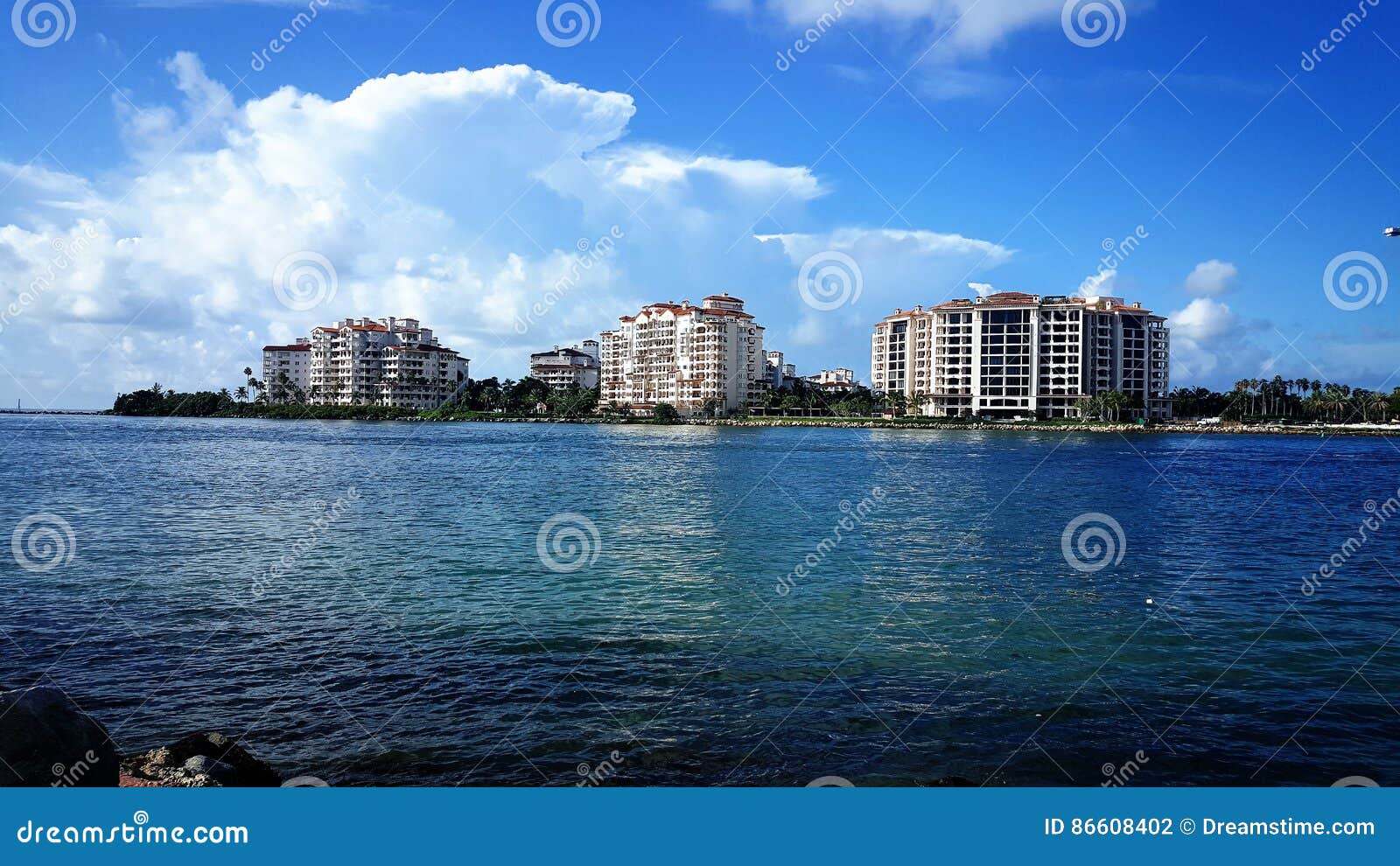 Star island in Miami Beach stock photo. Image of blue - 86608402