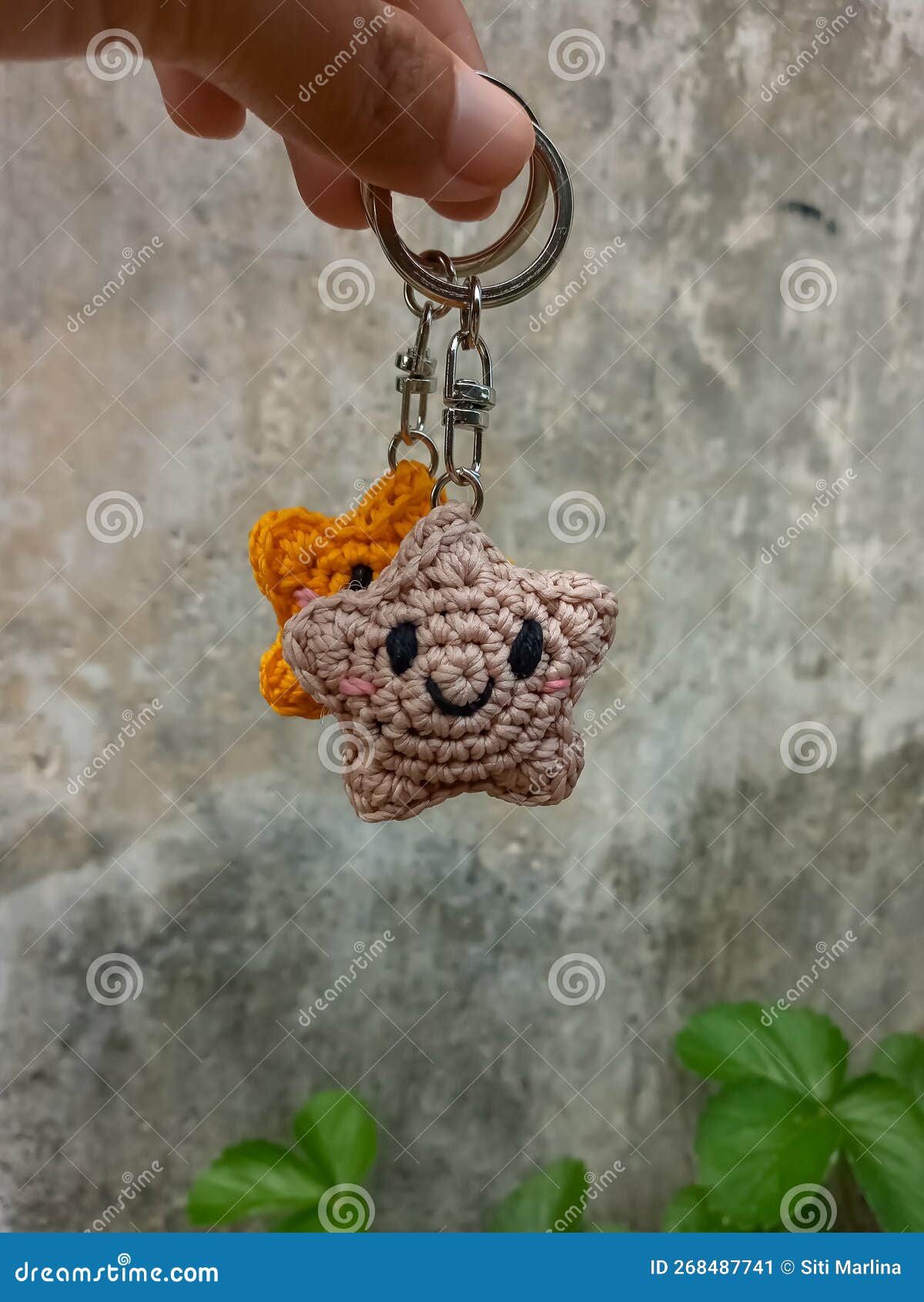 Star. Star Key Chain Made by Knitting Stock Image - Image of hand, leaf ...
