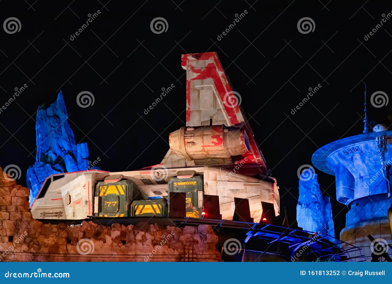 Star Wars transport ship editorial photography. Image of star - 161813252