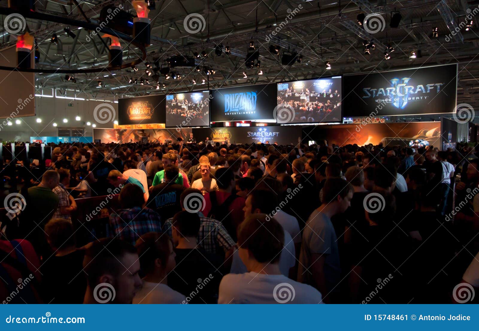 Starcraft Ii Pro Players At Wcs And Blizzard Booth