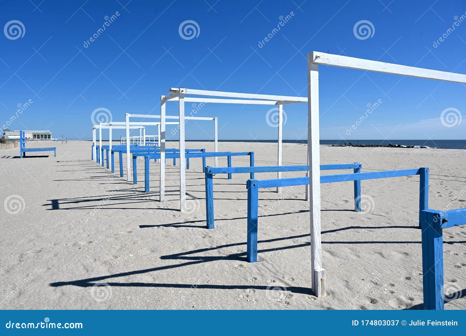Stark Beach Structures stock image. Image of sand, sands - 174803037