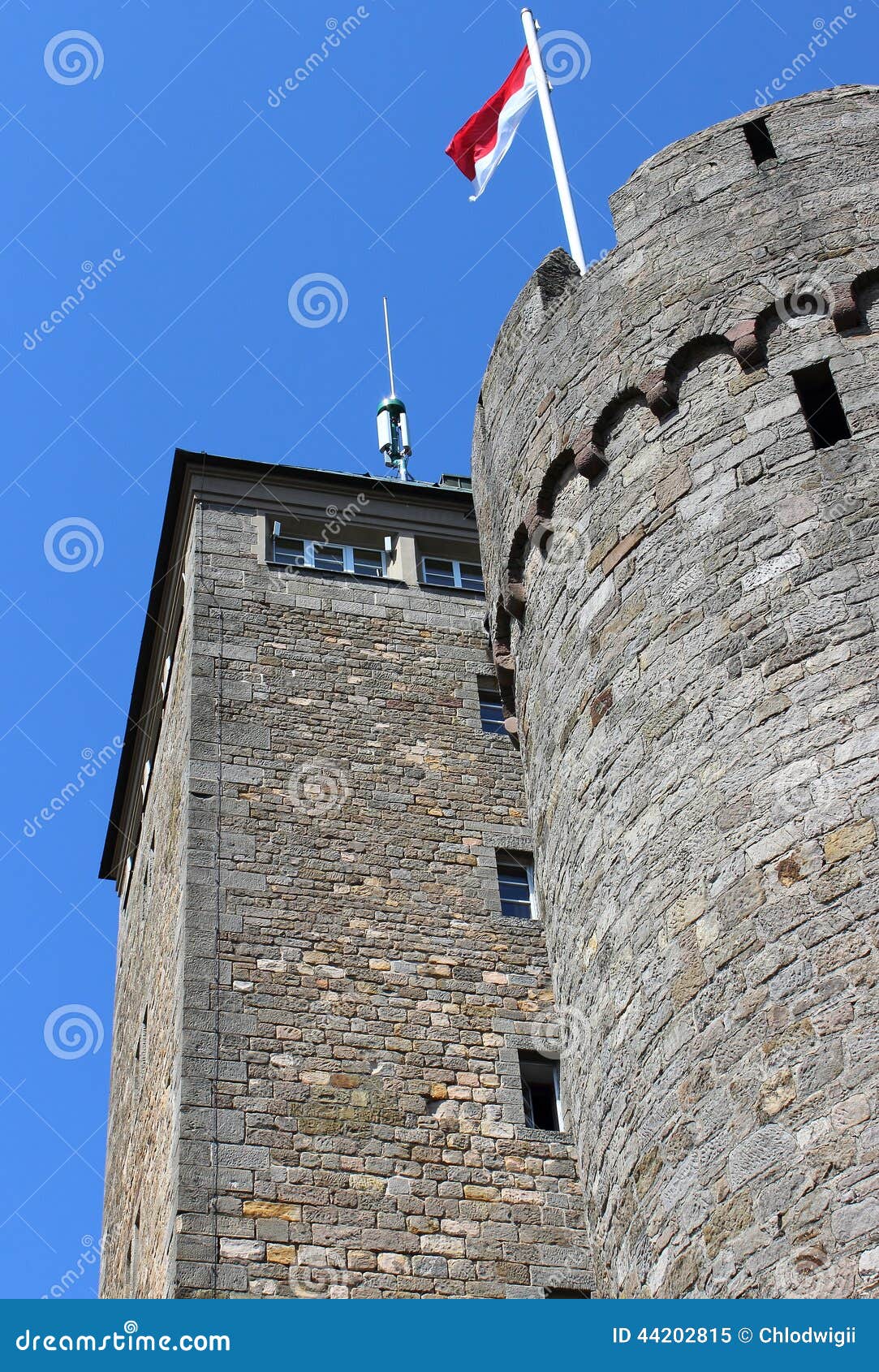 Starkenburg 库存图片. 图片 包括有 白嘴鸦, 石头, 废船, 天堂, 本质, 布琼布拉, 尖顶 - 44202815