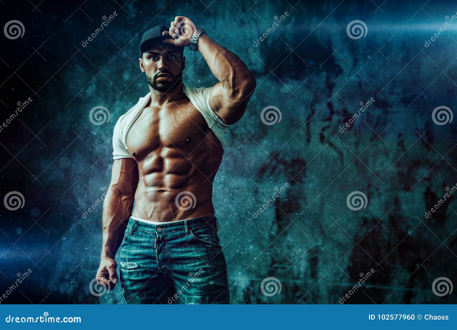 Starker Mann stockfoto. Bild von blau, zuhause, konstitution - 102577960