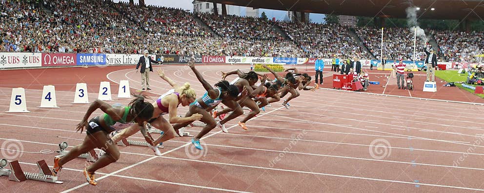 Start of the 100m Women editorial photo. Image of fast - 15676666