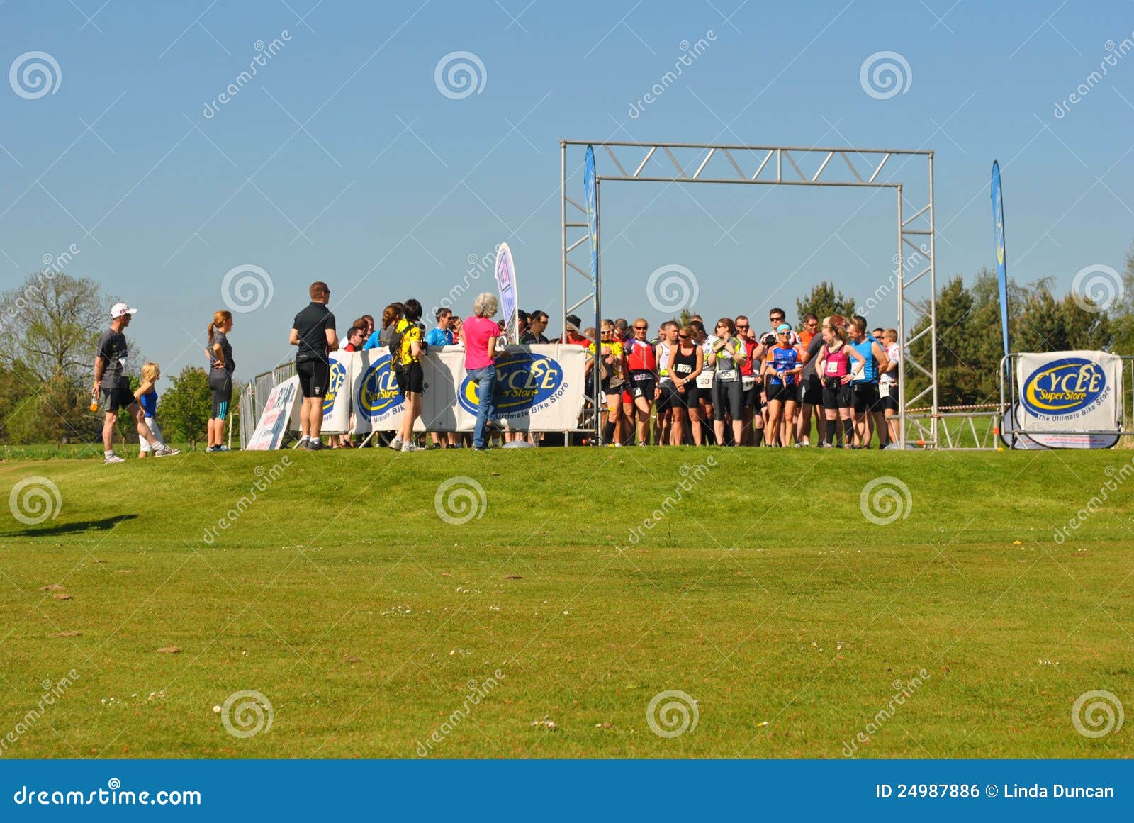 Start line editorial photo. Image of racing, triathalon - 24987886