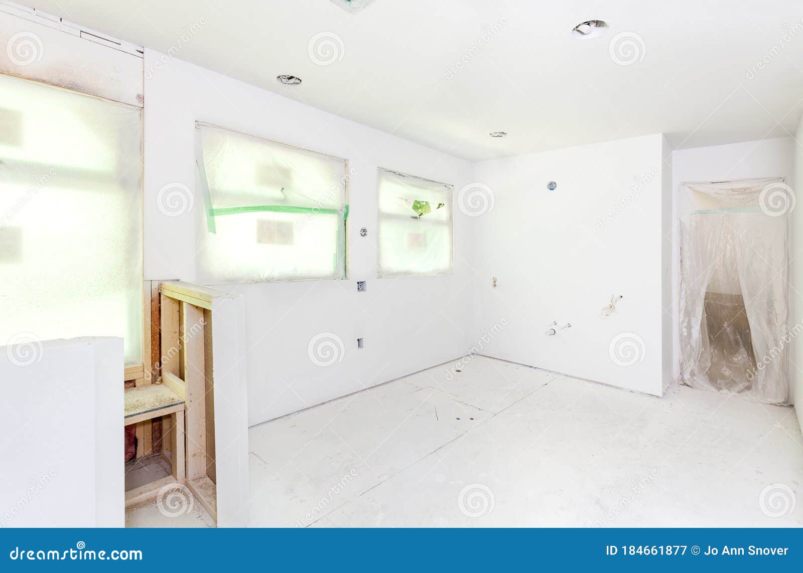 Priming the Bathroom Drywall Stock Image - Image of primer, tape: 184661877