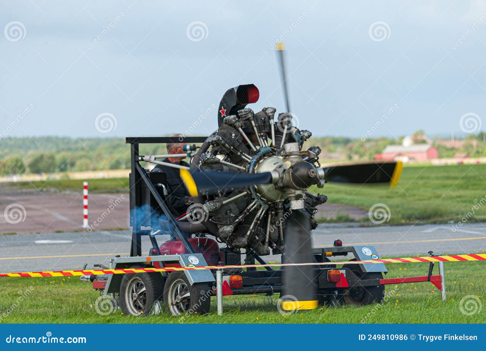 Startup Demonstration of a 10 Piston Radial Airplane Engine.. Editorial ...