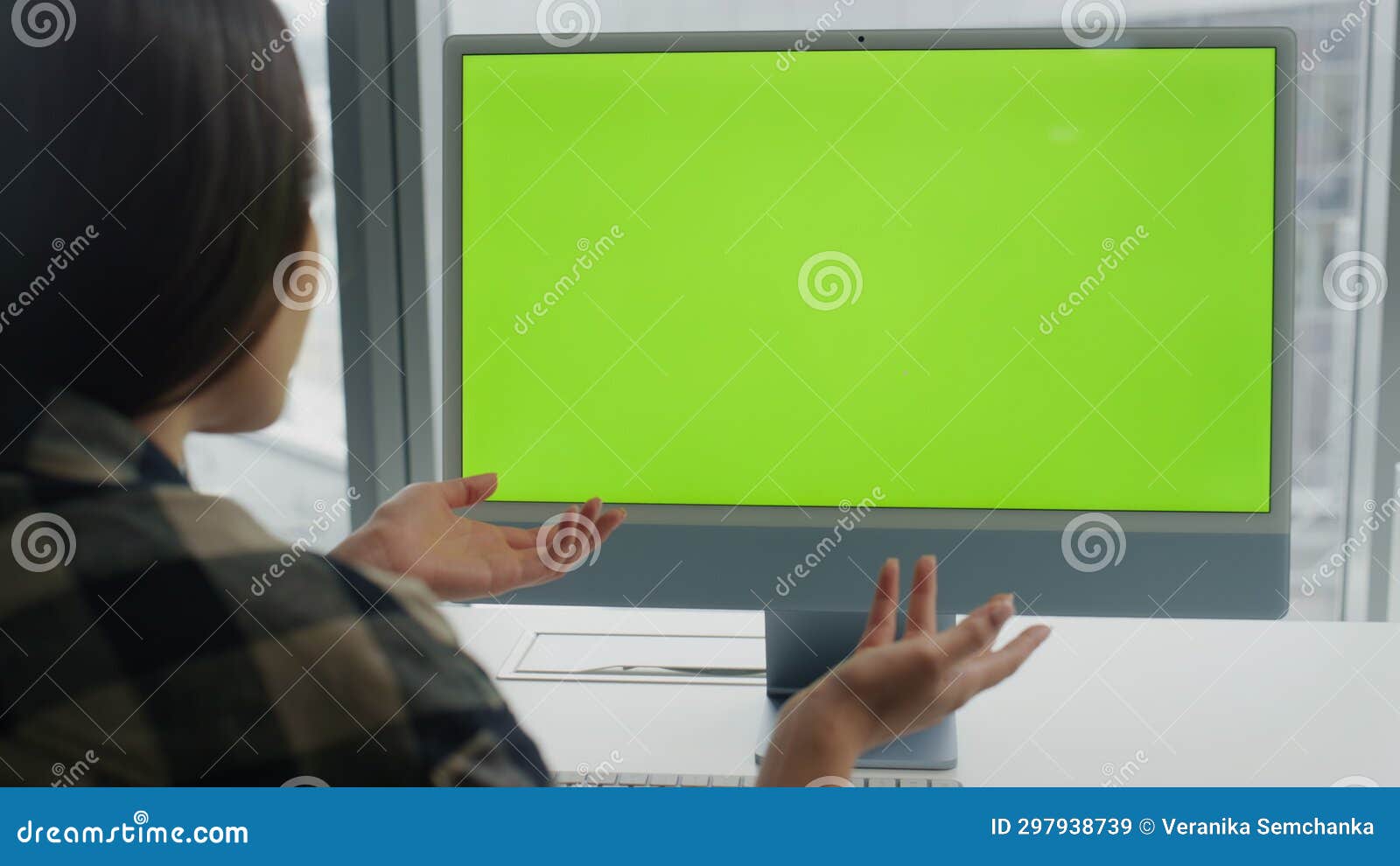 Startuper Videocalling Greenscreen Computer Office. Woman Explaining ...