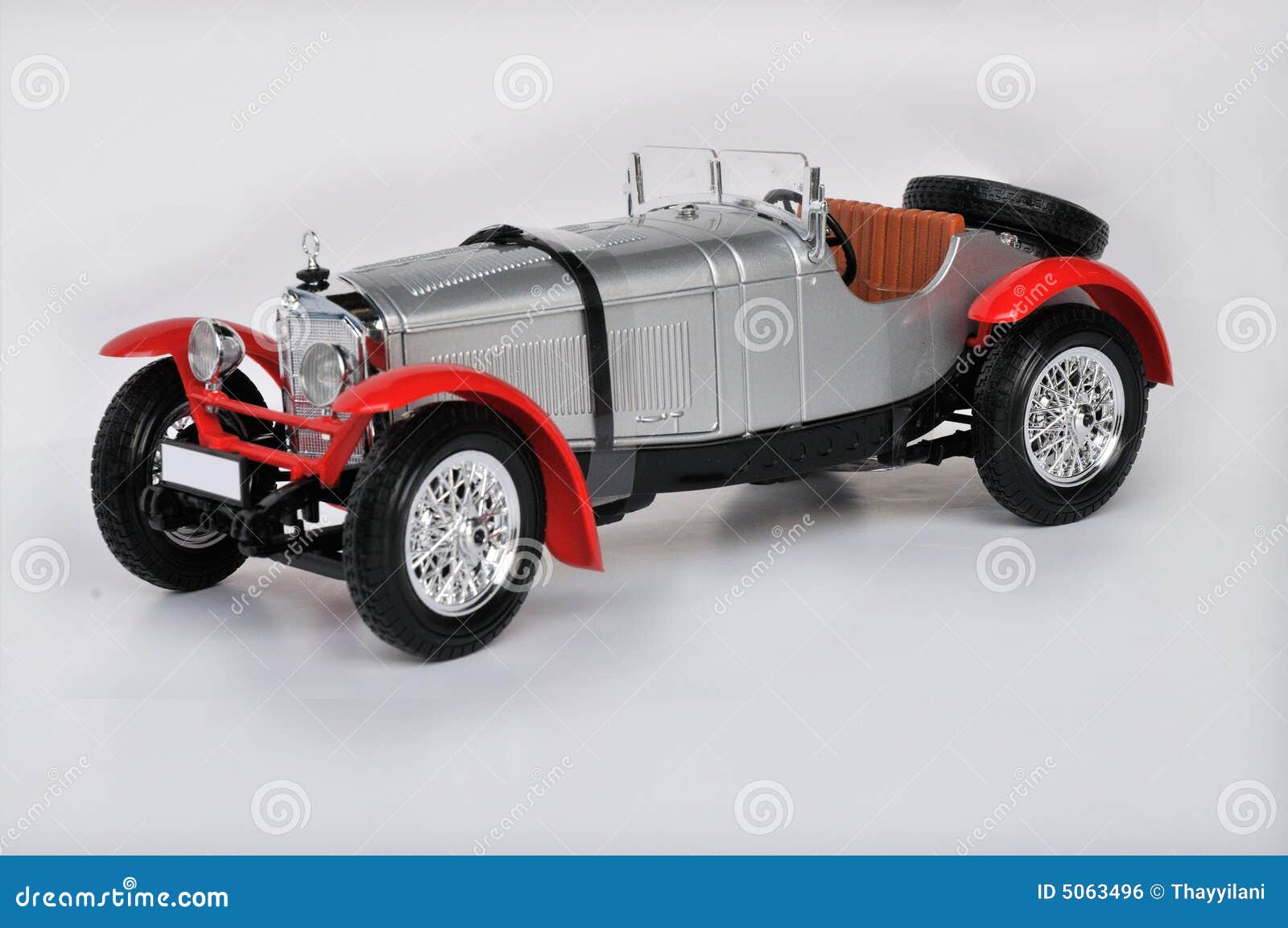 Stary Mercedes benz zdjęcie stock. Obraz złożonej z odosobniony - 5063496