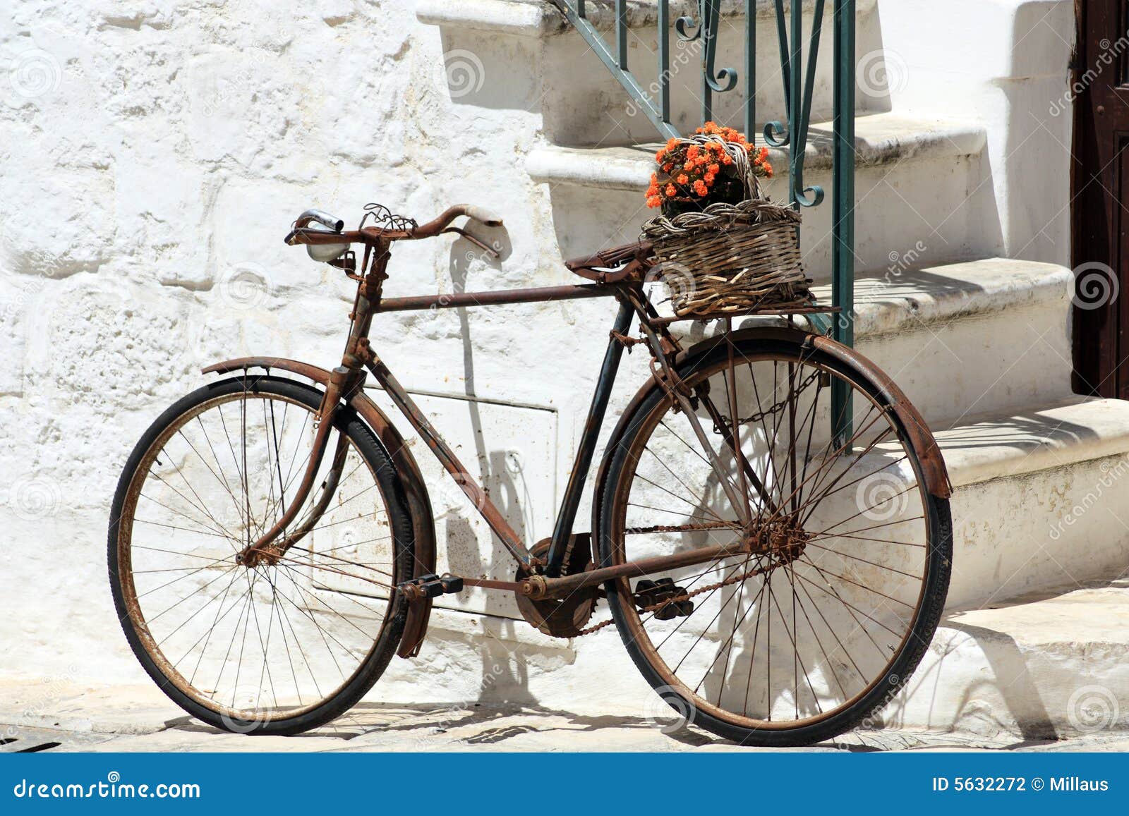 Stary rower zdjęcie stock. Obraz złożonej z koło, rdza - 5632272