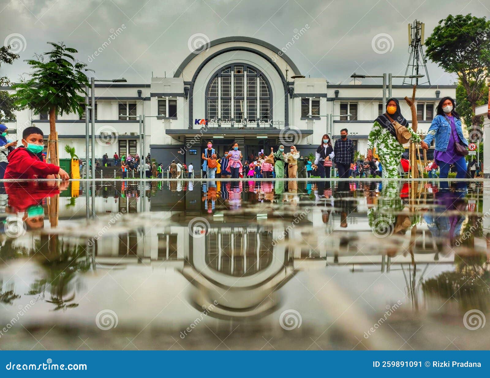Stasiun Kota Jakarta, Jakarta Train Station Editorial Photo - Image of ...