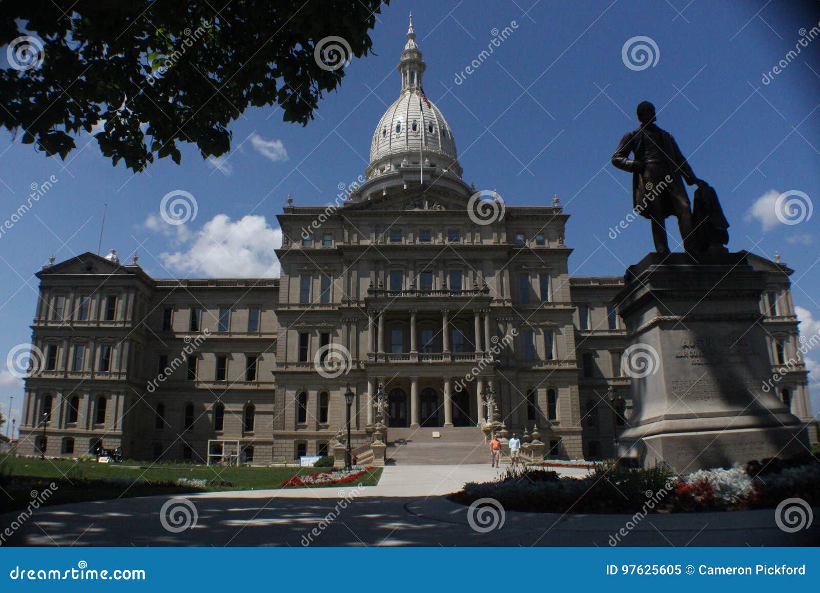State Capitol Building editorial image. Image of lansing - 97625605