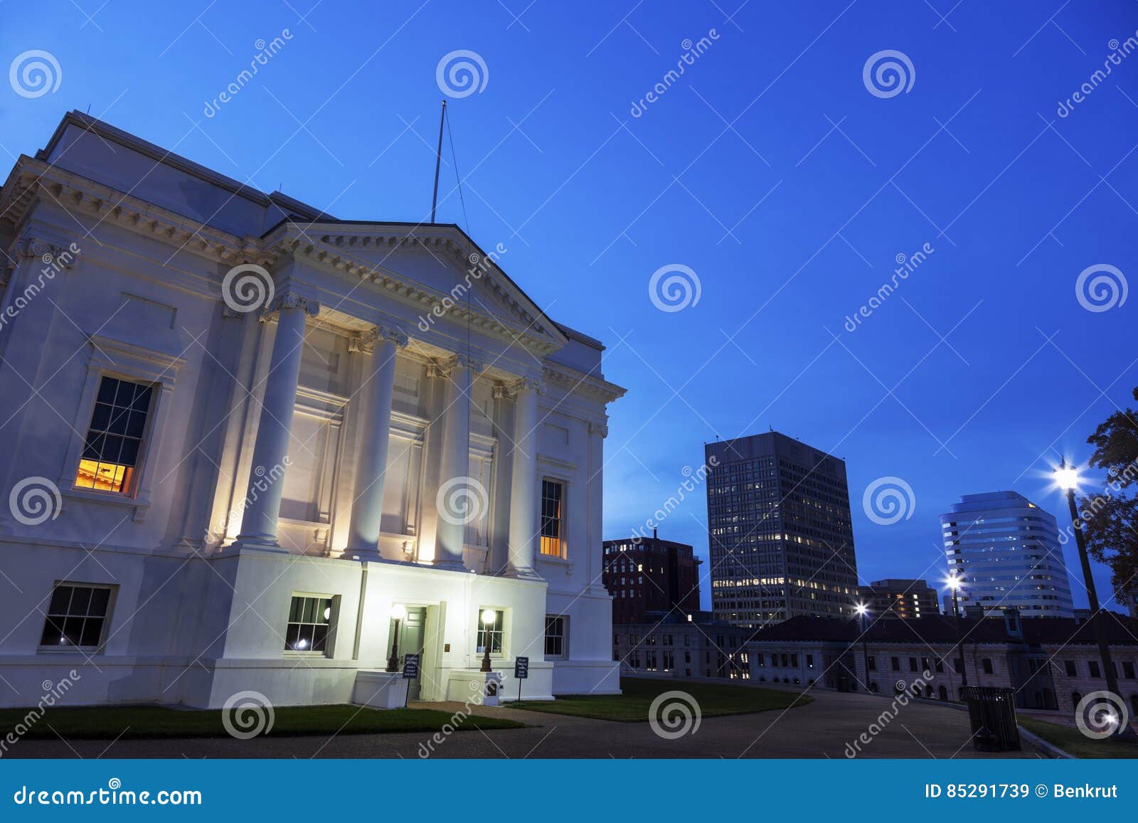 State Capitol Building of Virginia Stock Image - Image of downtown ...