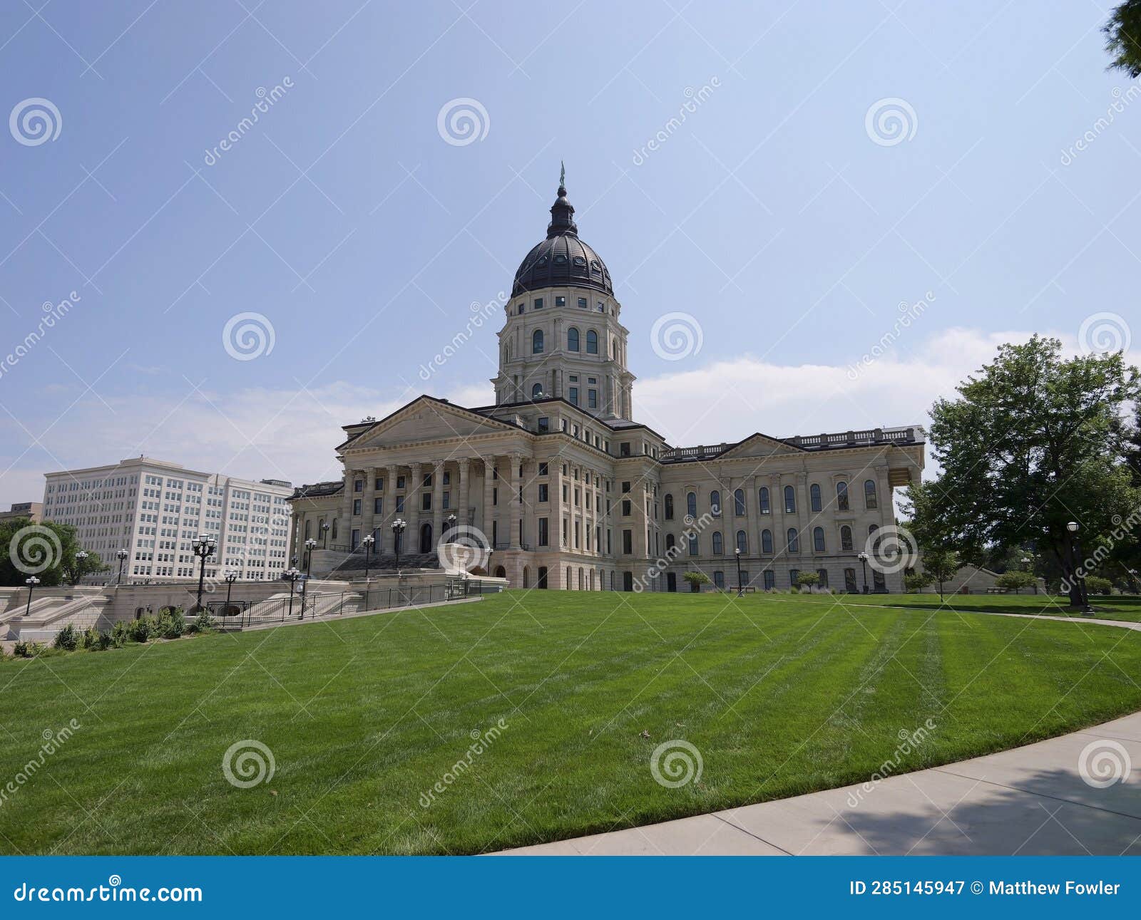 State Capitol in Topeka, KS Editorial Photography - Image of house ...
