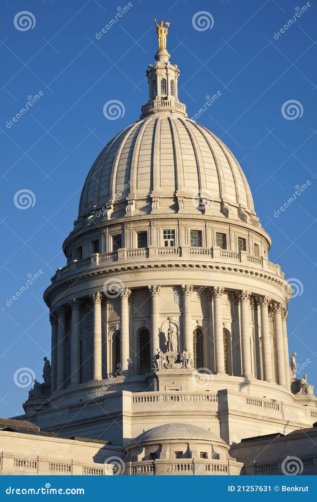 State Capitol of Wisconsin stock image. Image of architecture - 21257631
