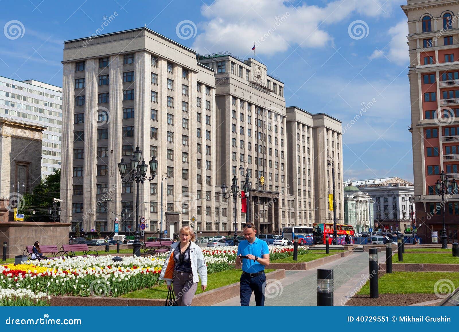 State Duma Building in Moscow Editorial Photo - Image of building ...
