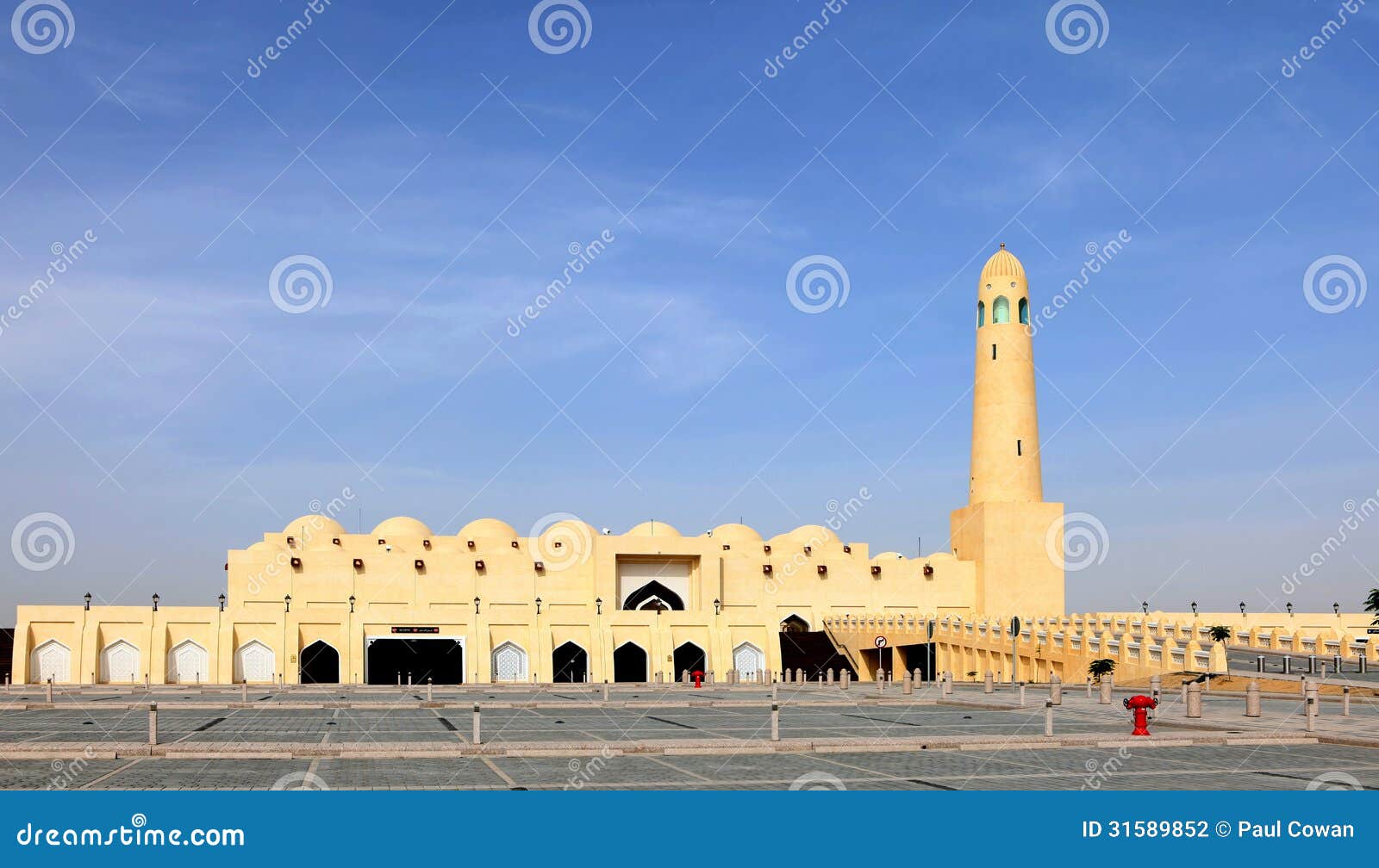 The State Mosque in Doha Qatar Stock Photo - Image of prayer, clouds ...