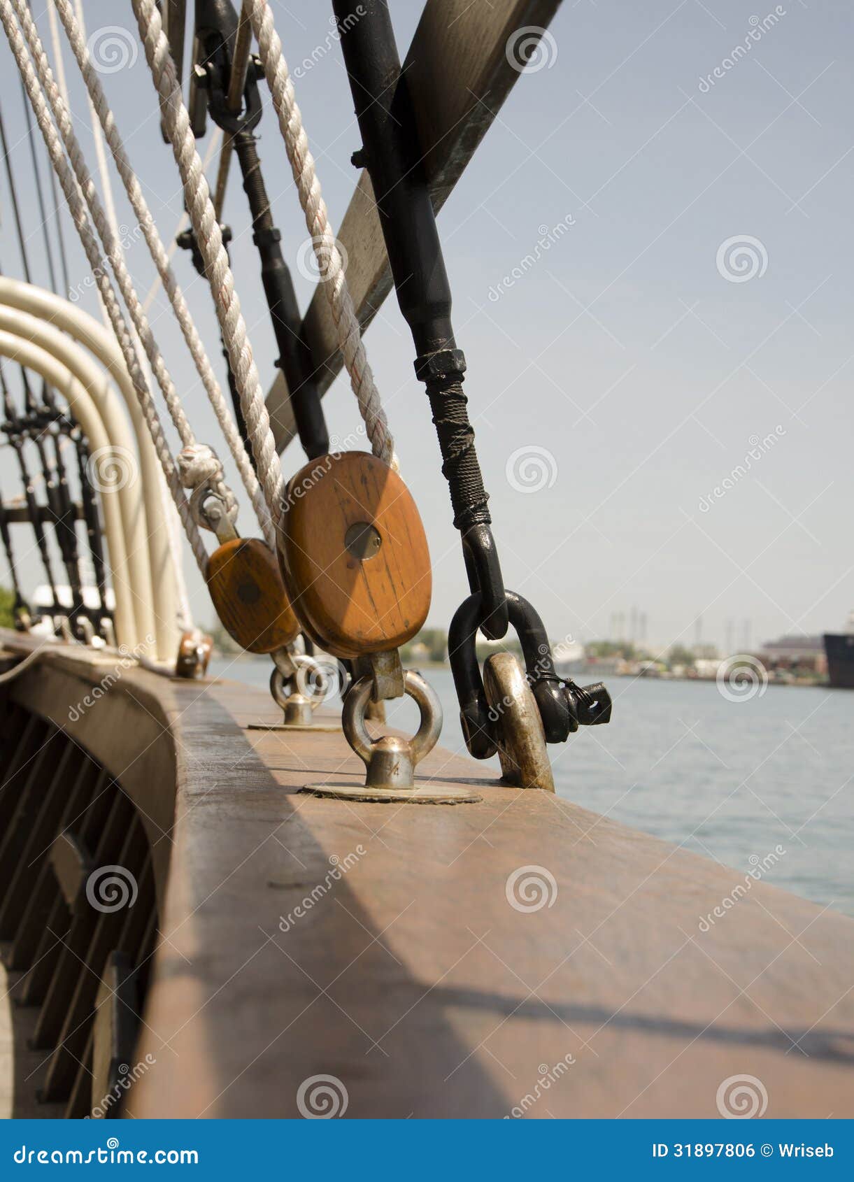 Statek arkany zdjęcie stock. Obraz złożonej z załoga - 31897806