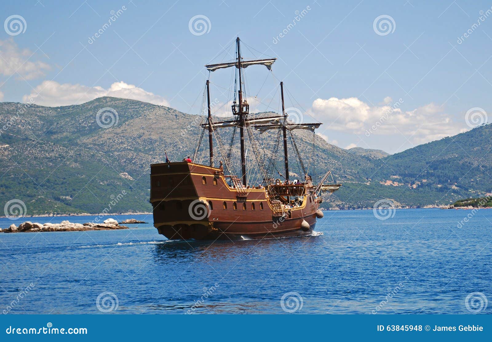 Statek piracki zdjęcie stock. Obraz złożonej z żagle - 63845948