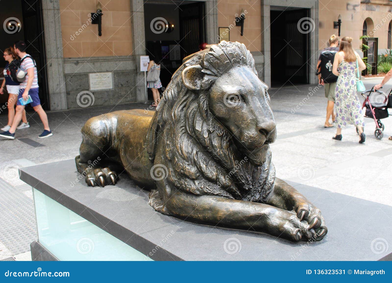 Lion at King George Square in Brisbane Editorial Photo - Image of king ...