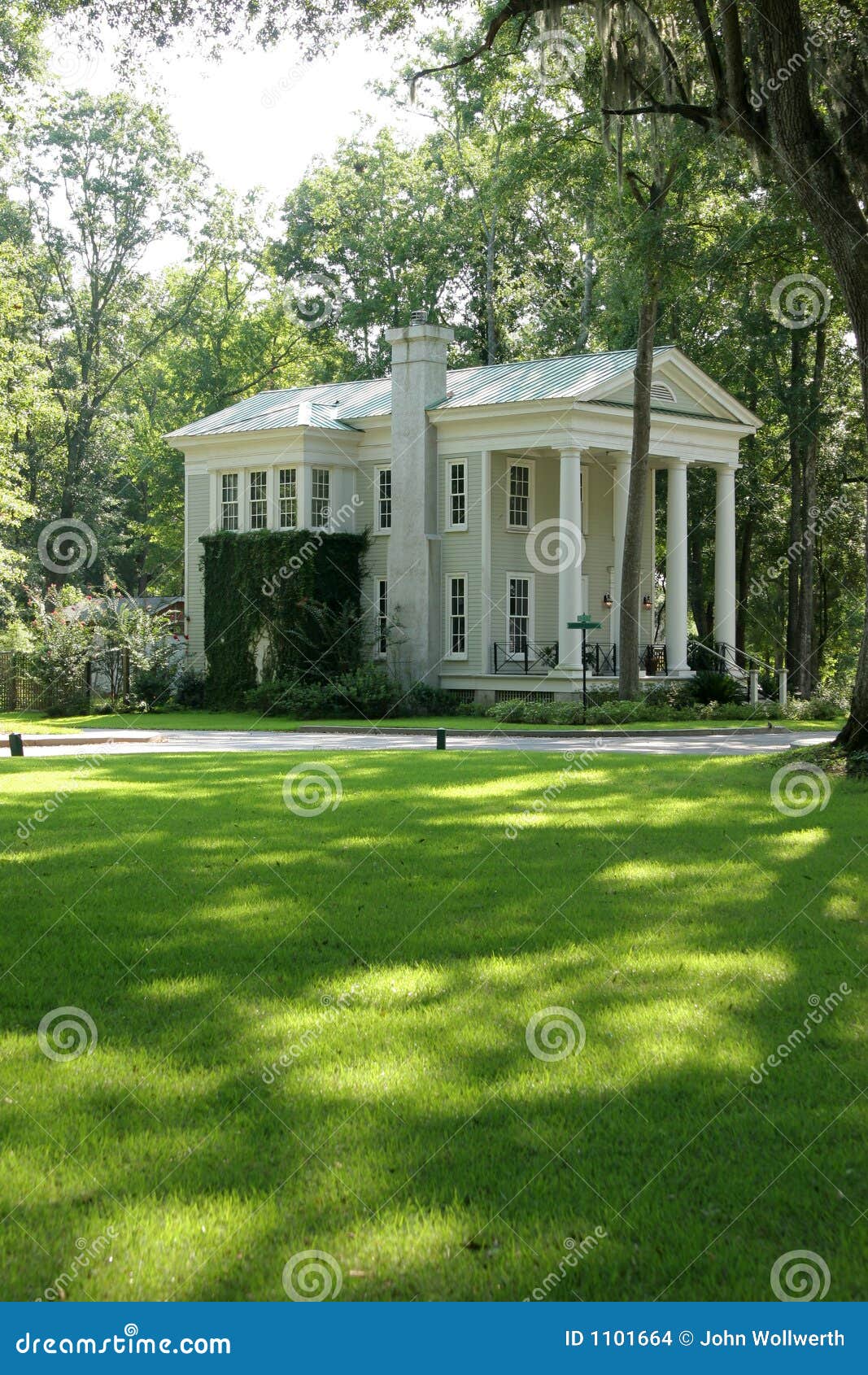 Stately southern home stock photo. Image of street, lawn - 1101664