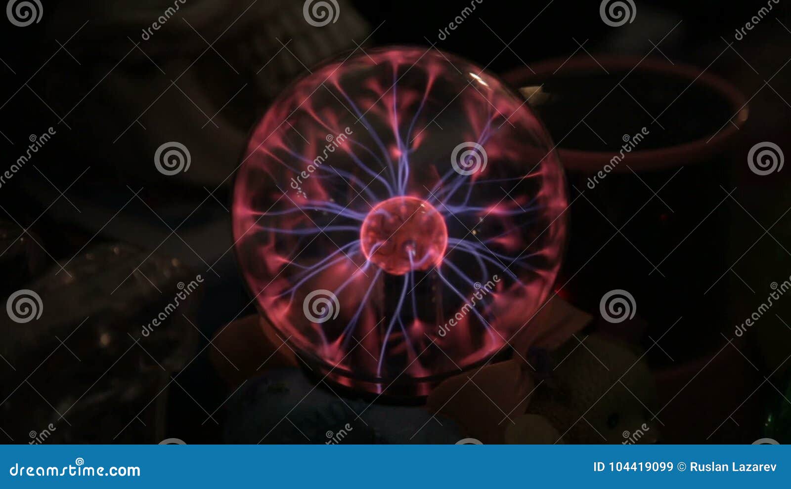 Static Electricity Generator Tesla Stock Video - Video of blue ...