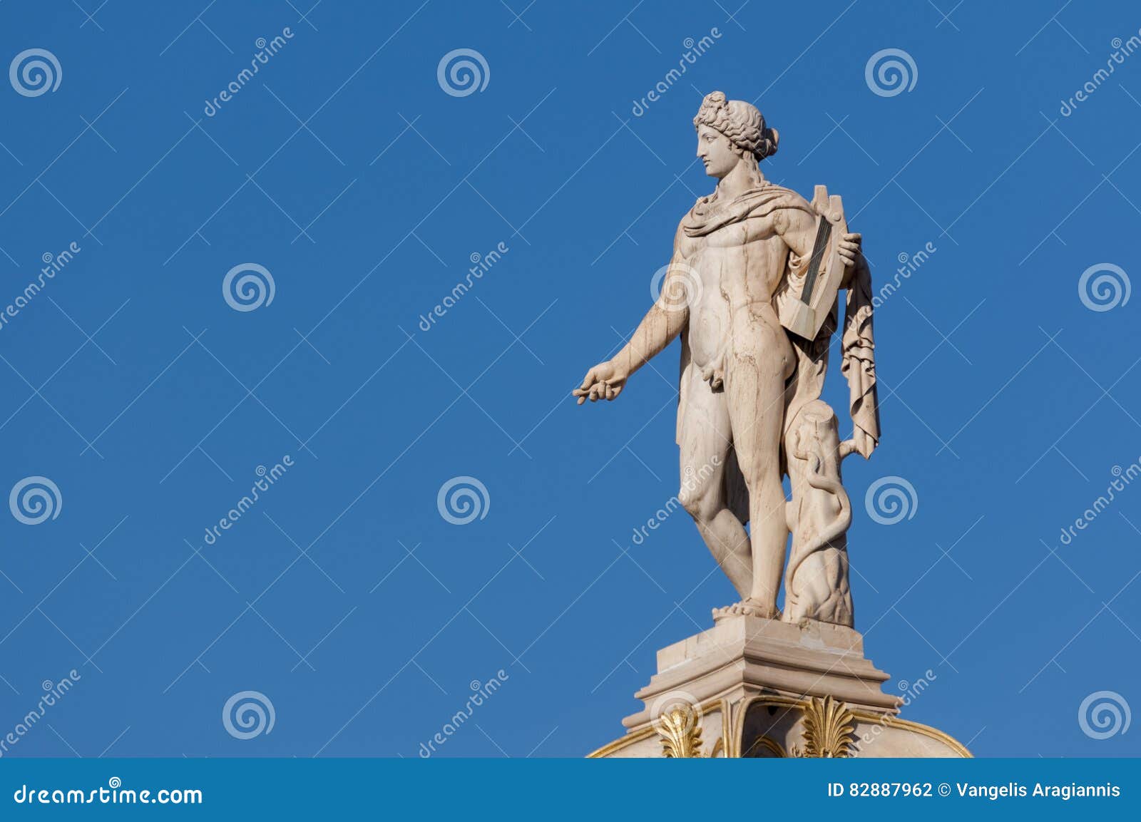 Statua Classica Del Dio Di Apollo Fotografia Stock - Immagine di statua ...