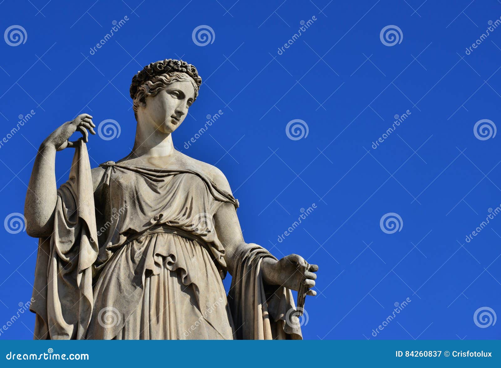 Statua classica della dea immagine stock. Immagine di italia - 84260837