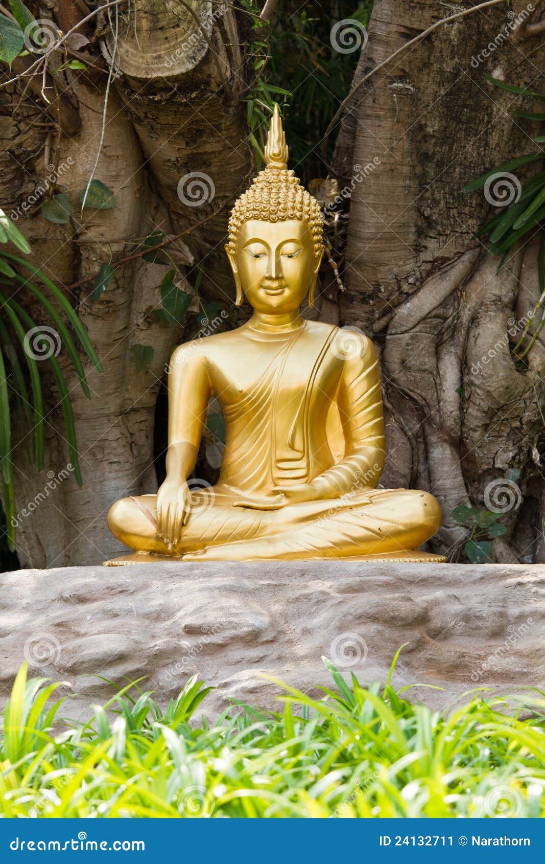 Statua Del Buddha Di Meditazione. Immagine Stock - Immagine di seduta ...