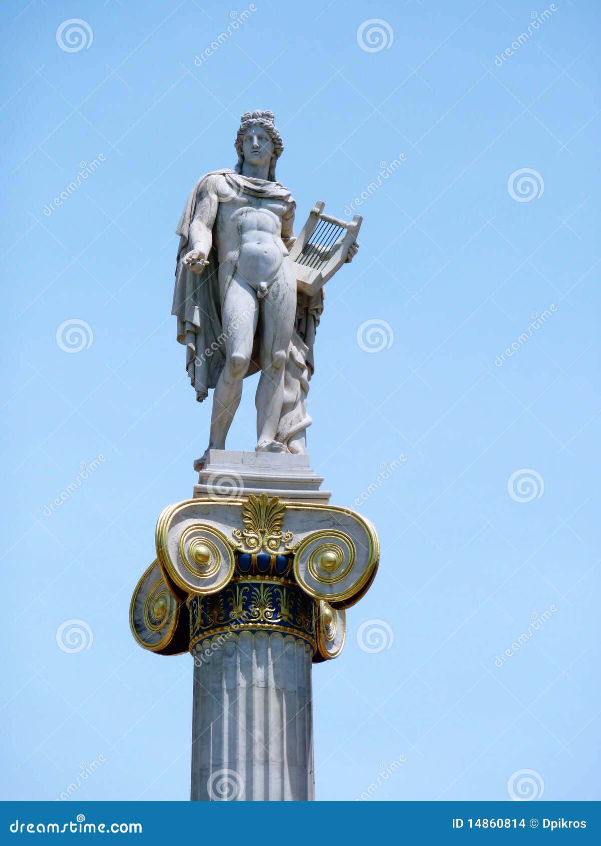 Statua Dell'Apollo Su Un Capitale Di Colonna Fotografia Stock ...