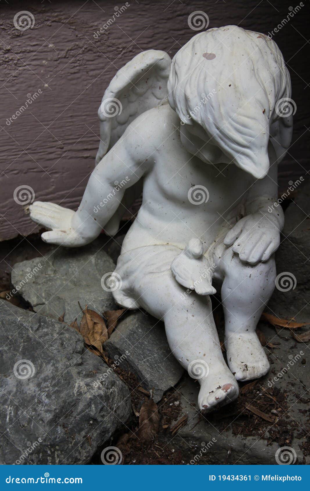 Statua di angelo immagine stock. Immagine di pietra, marmo - 19434361