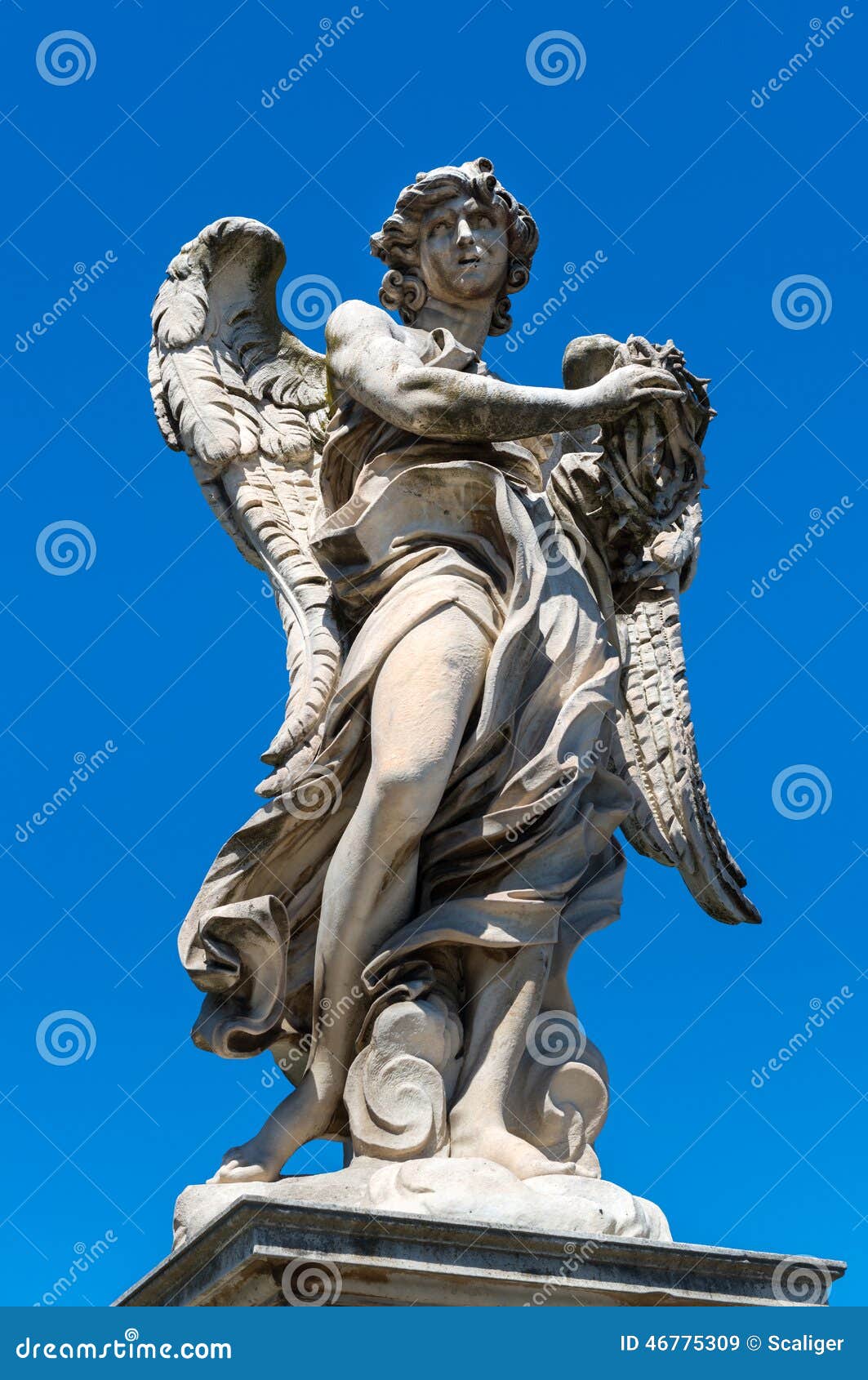 Statua Di Angelo Sul ` Angelo Di Ponte Sant a Roma Immagine Stock ...