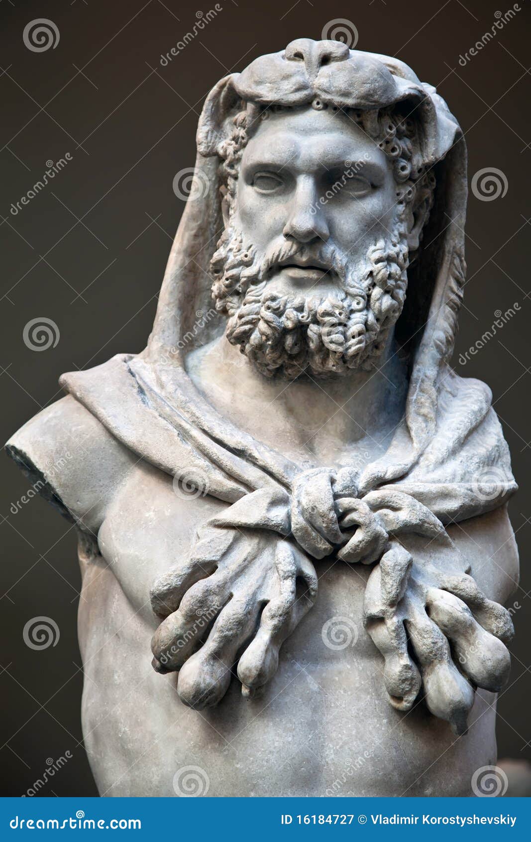 Statua di Ercole immagine stock. Immagine di corpo, culturale - 16184727