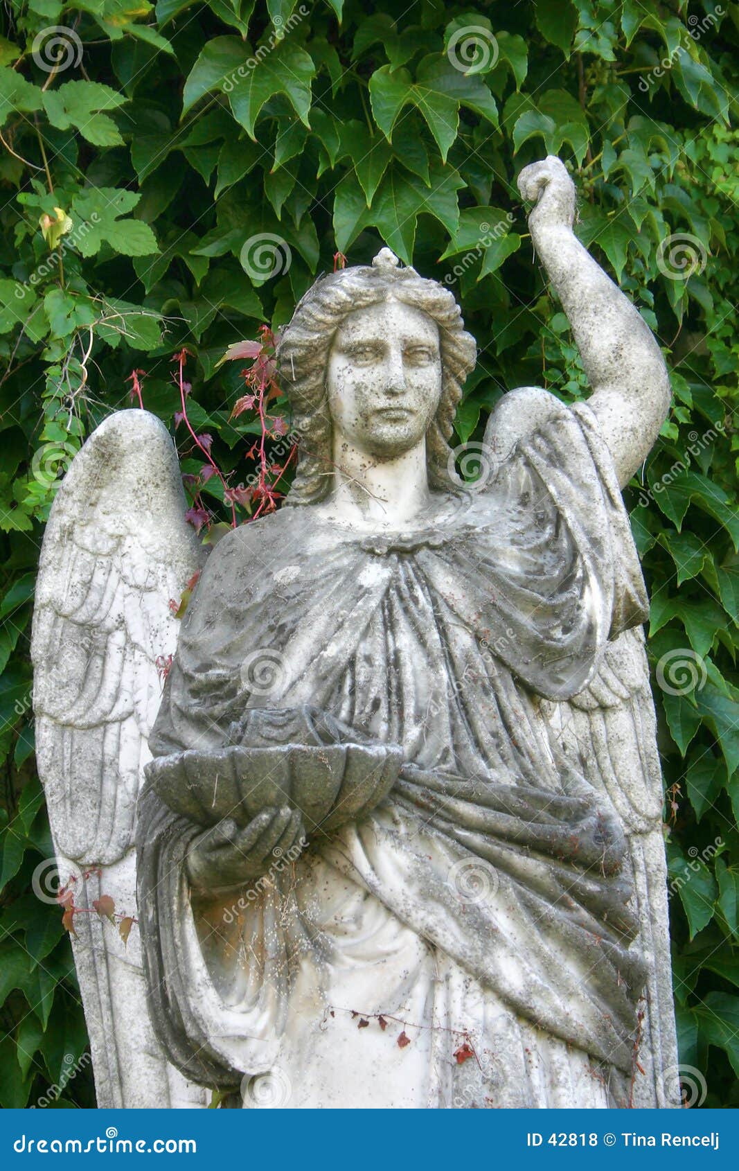 Statua di marmo di angelo fotografia stock. Immagine di croazia - 42818