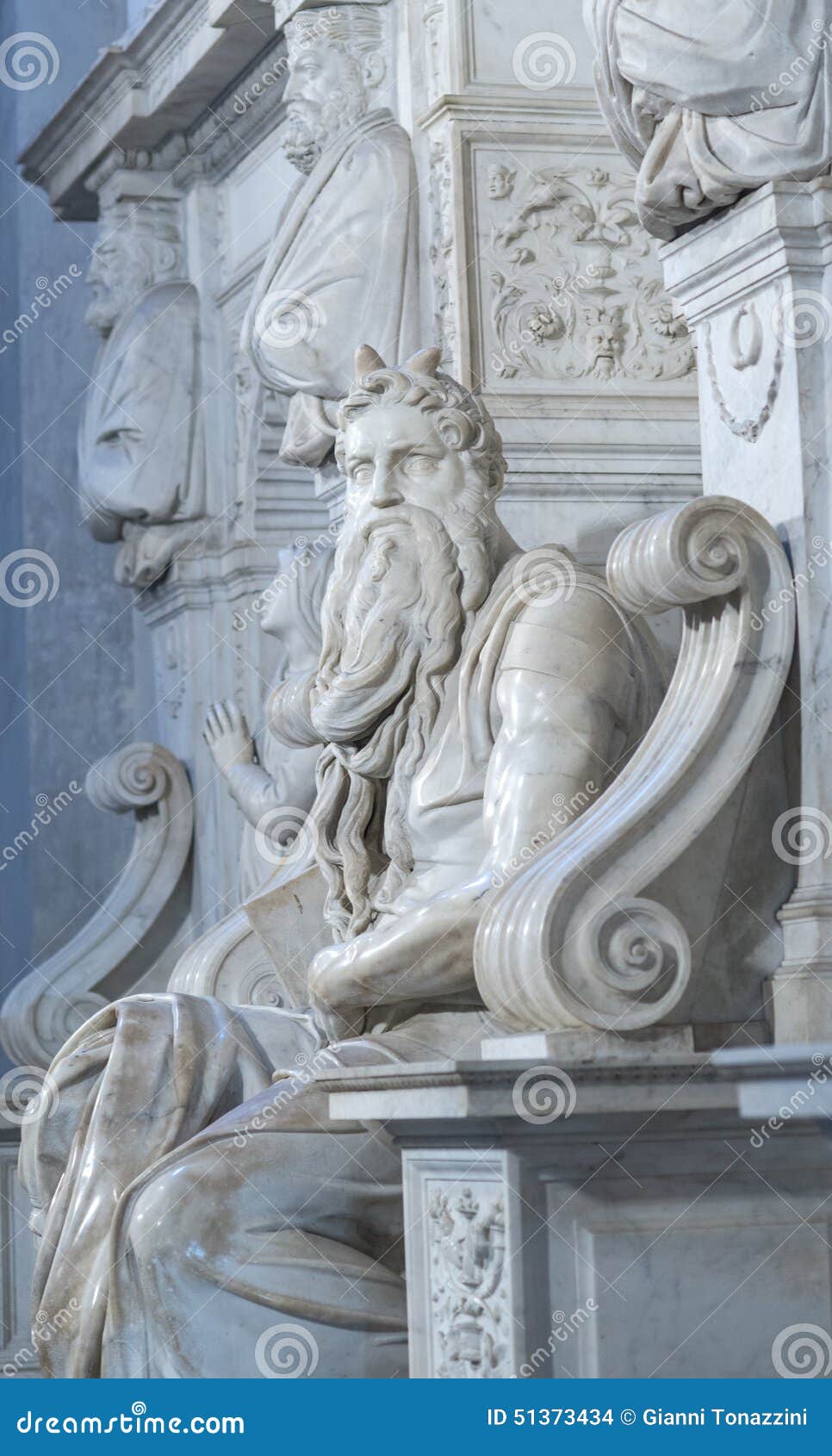 Statua di Mosè a Roma fotografia stock. Immagine di basilica - 51373434