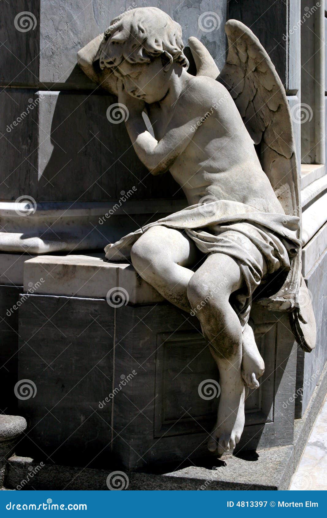 Statua di un angelo immagine stock. Immagine di posti - 4813397