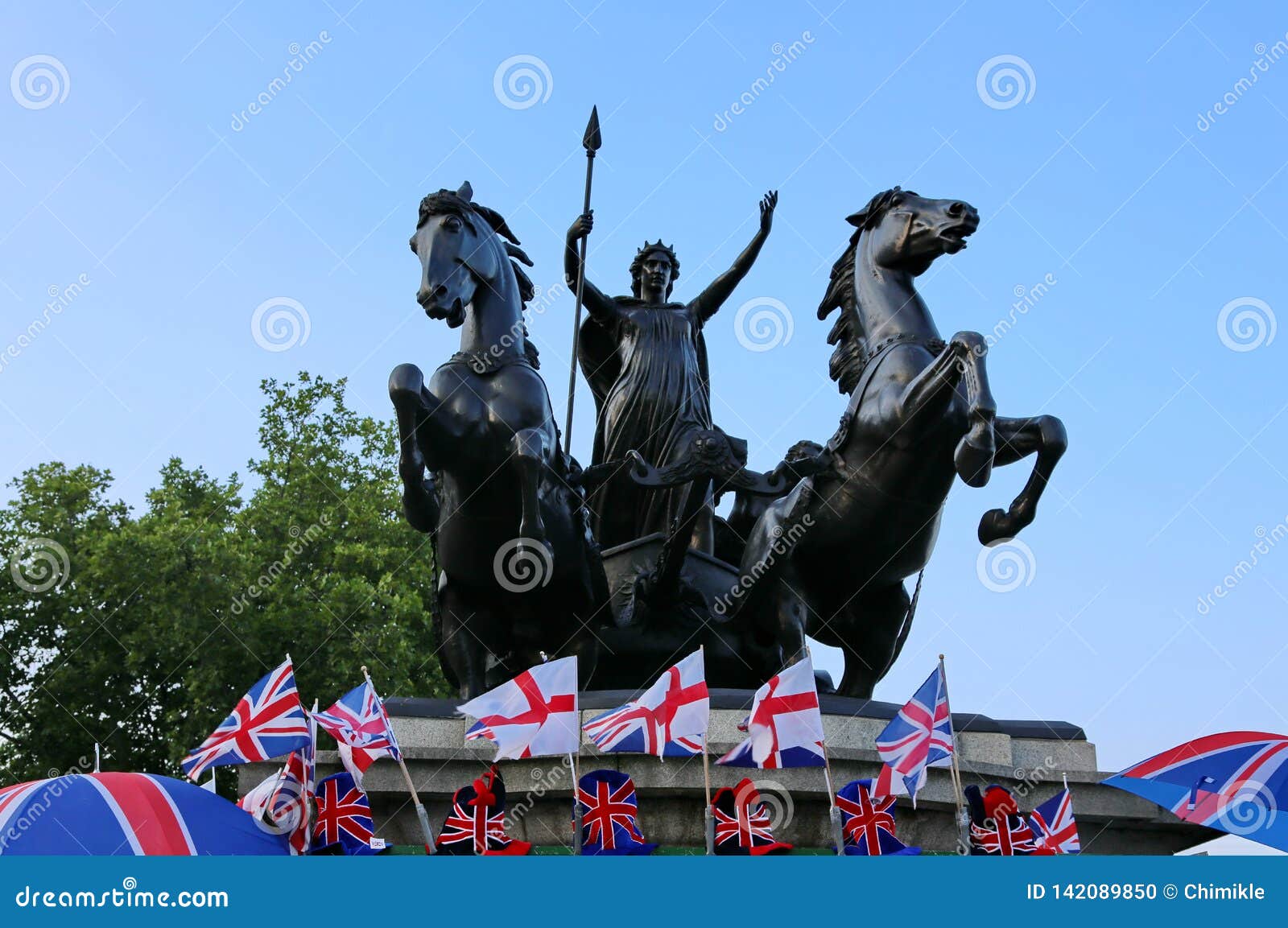 Statue of Boadicea and Her Daughters . London Stock Photo - Image of ...