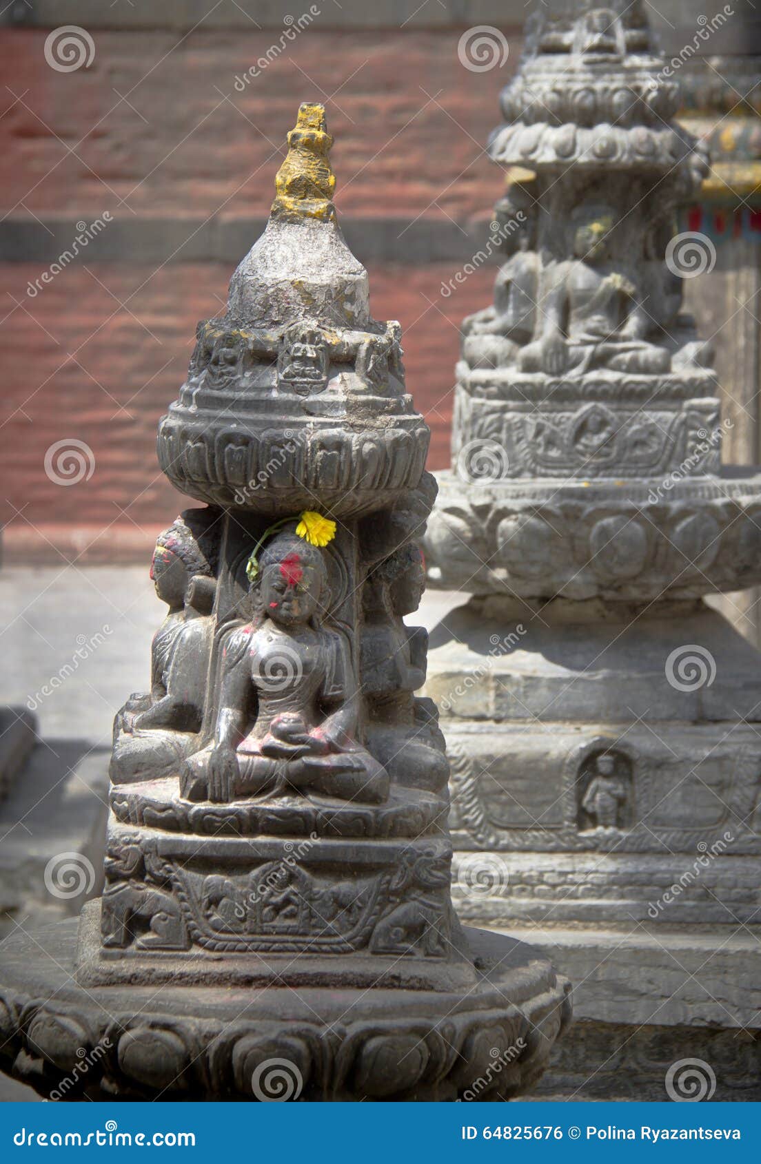 Small Temple In Front Of The Main Entrance Of The Pashupatinath Temple ...