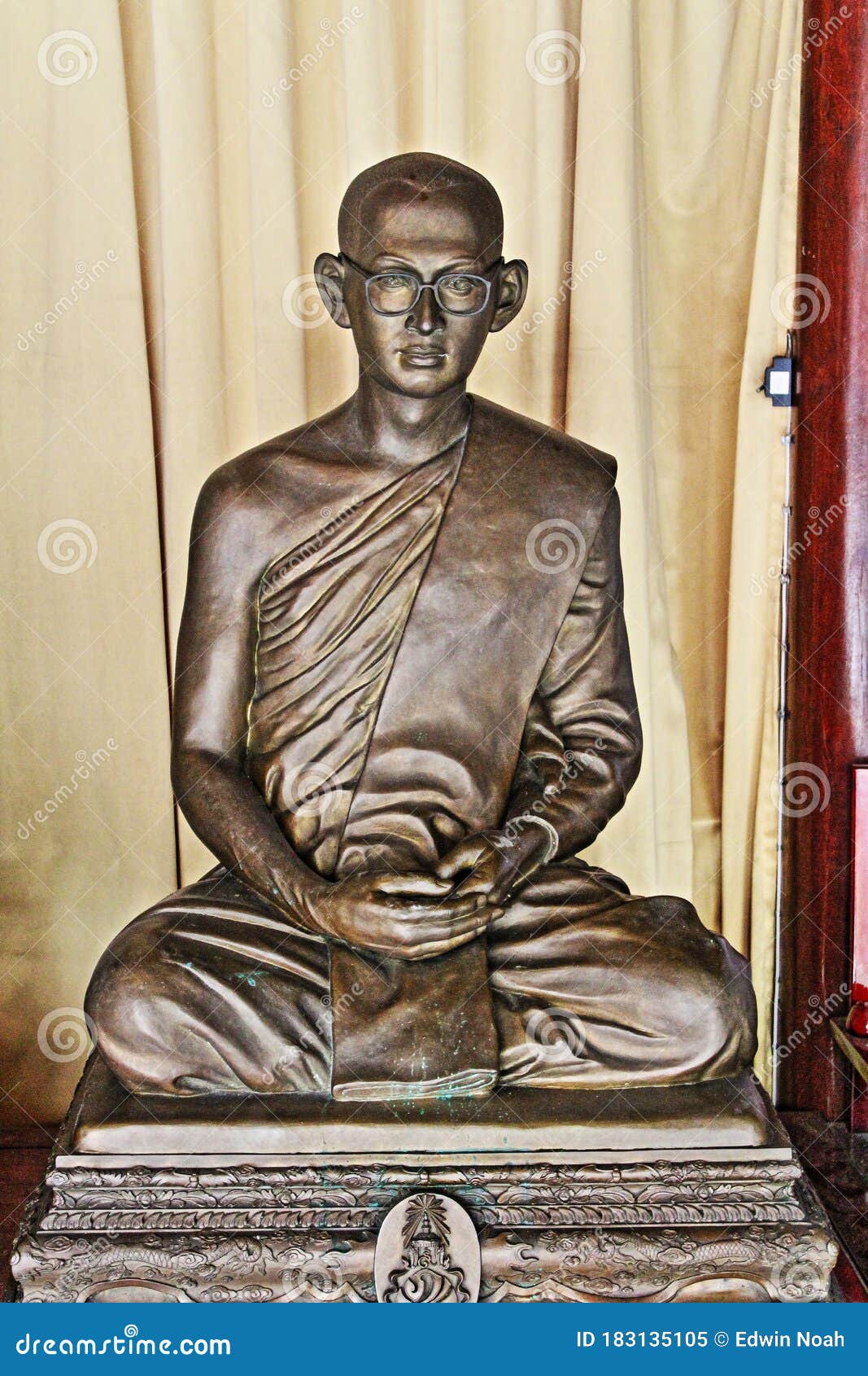Statue of buddha editorial image. Image of carving, temple - 183135105