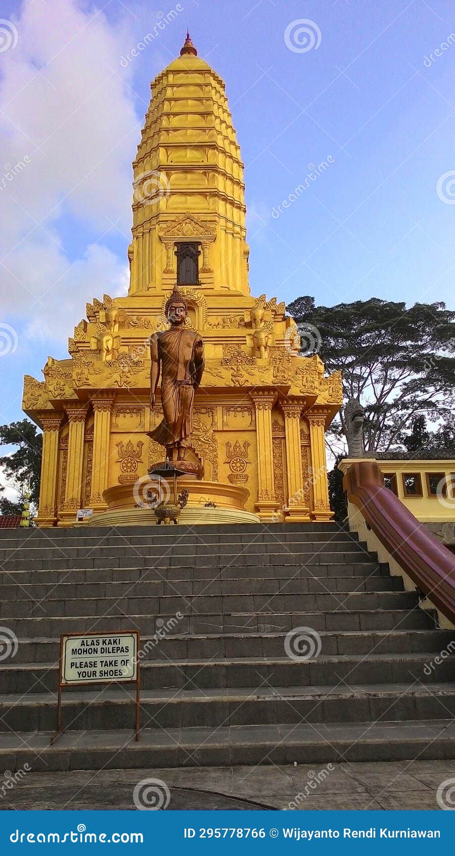 Statue Buildings in Indonesia Stock Photo - Image of indonesiahistoric ...