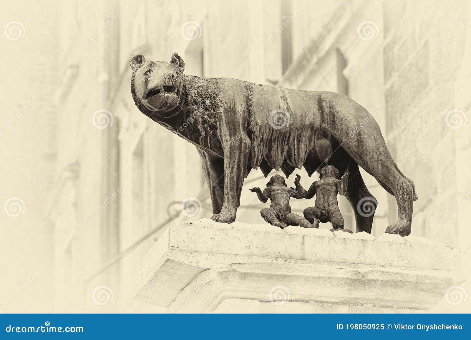 Statue of Capitoline Wolf, Rome, Italy Stock Image - Image of lupa ...