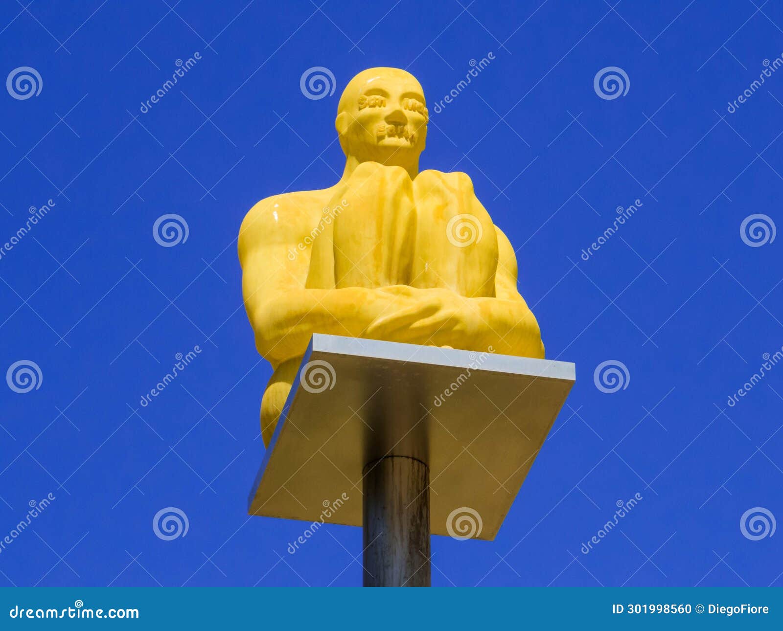 Statue, Cascade Complex, Yerevan Editorial Image - Image of building ...