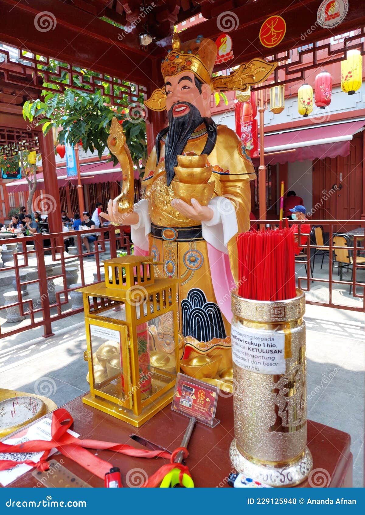 Statue of Chai Sen Ye editorial image. Image of chaie - 229125940