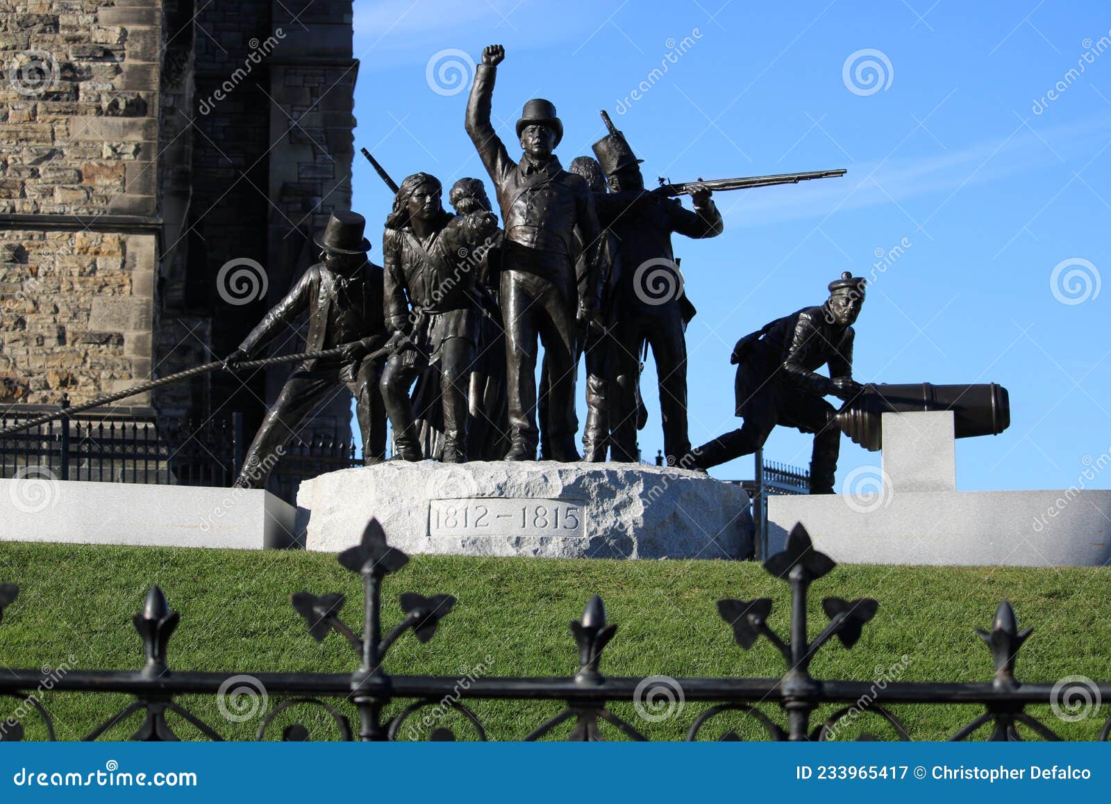 A Statue Commemorating the Soldiers Editorial Photography - Image of ...